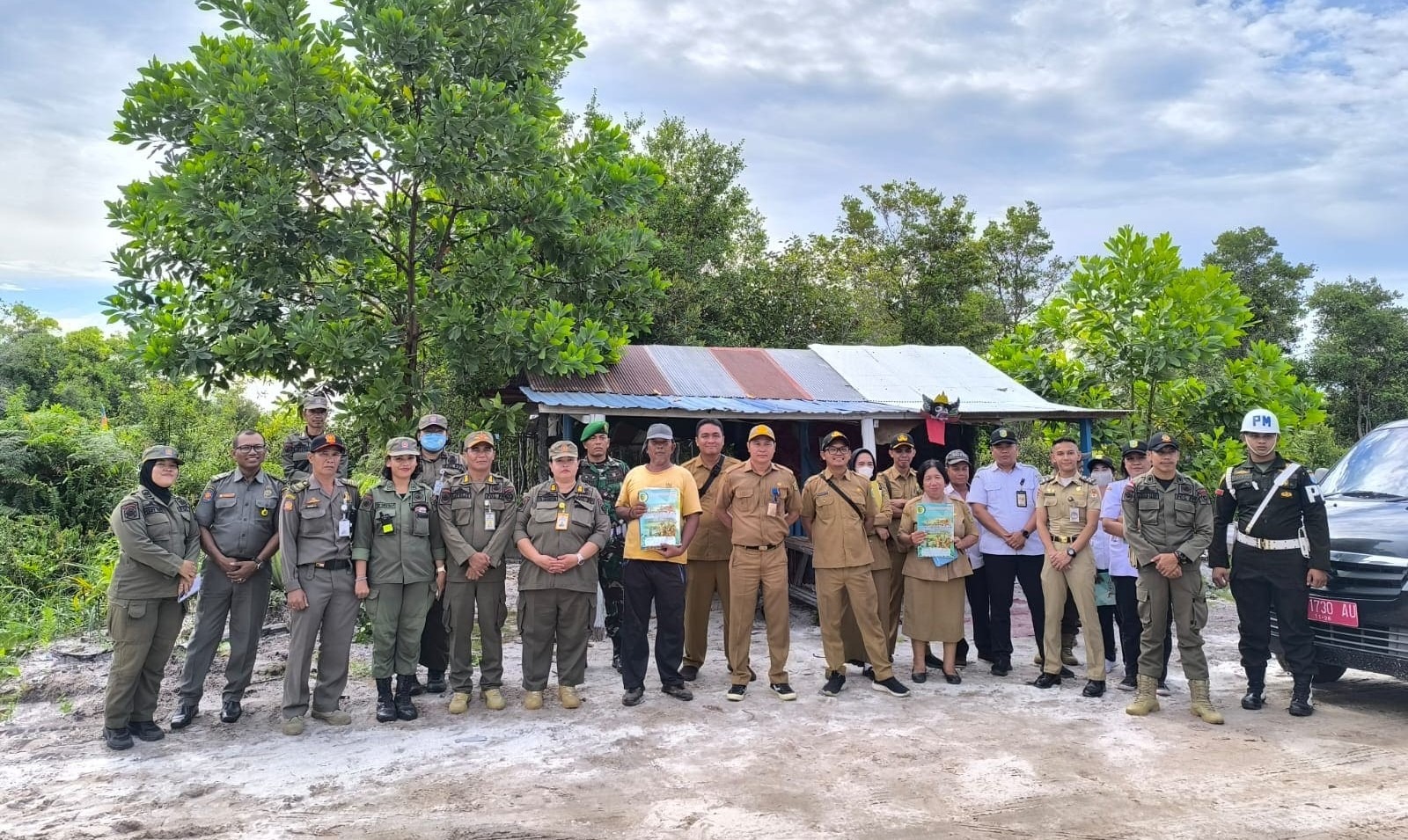 Satpol PP Kalteng Dampingi Pemkot Palangka Raya Awasi Kepatuhan Pajak dan Legalitas Usaha Galian ...